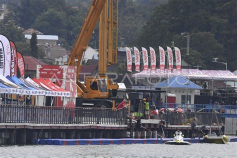 JELANG F1 POWERBOAT 2023 DI DANAU TOBA ANTARA Foto