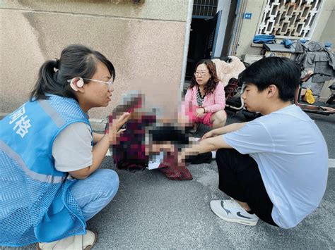 临淄一小区内突发！多亏有他们老人网格身体状况