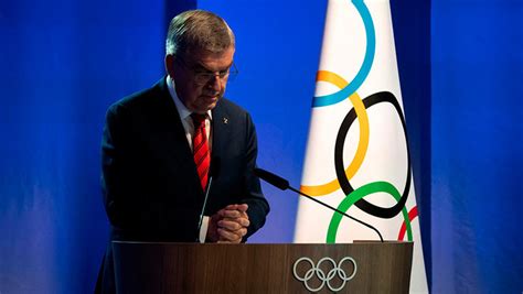 Глава МОК Бах заявил что решение по допуску России на Олимпийские игры не будет легким Спорт