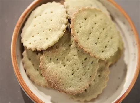 How To Make Whole Wheat Masala Cracker SK Khazana Recipe By MasterChef
