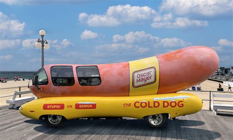 Wanna Get Married In Oscar Mayers Wienermobile In Las Vegas