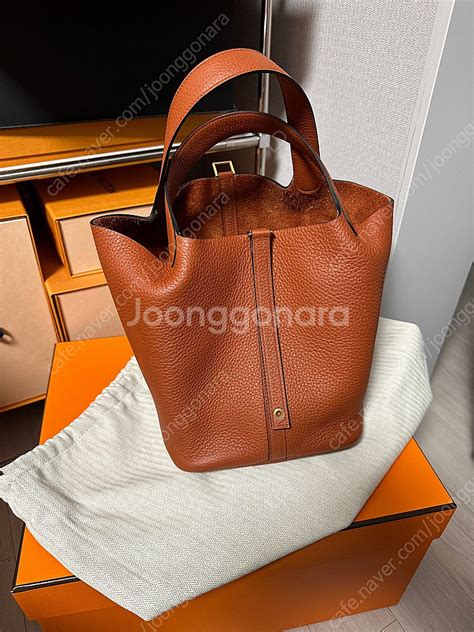 에르메스 피코탄22 뀌브르 금장 숄더백 중고나라