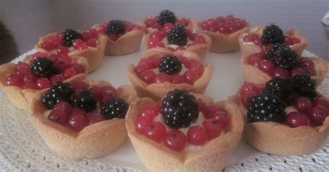 Cuciniamo Con Daniela Cestini Ripieni Di Crema E Frutta Fresca