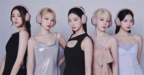 스터디 헤드폰인데 디자인까지르세라핌 패션템 신제품 윤곽