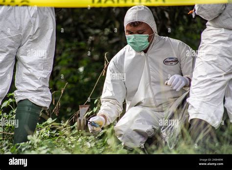 Person With Radio Active Material Hi Res Stock Photography And Images Alamy
