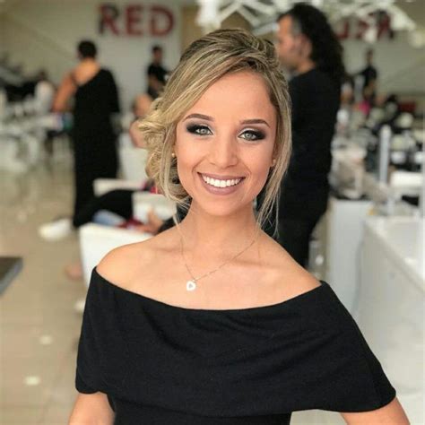 40 Ideias Incríveis De Cabelo Preso De Lado E Como Fazer Everyday