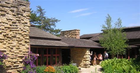 Poeschl On Cars Roadside Attraction Frank Lloyd Wright S Taliesin North