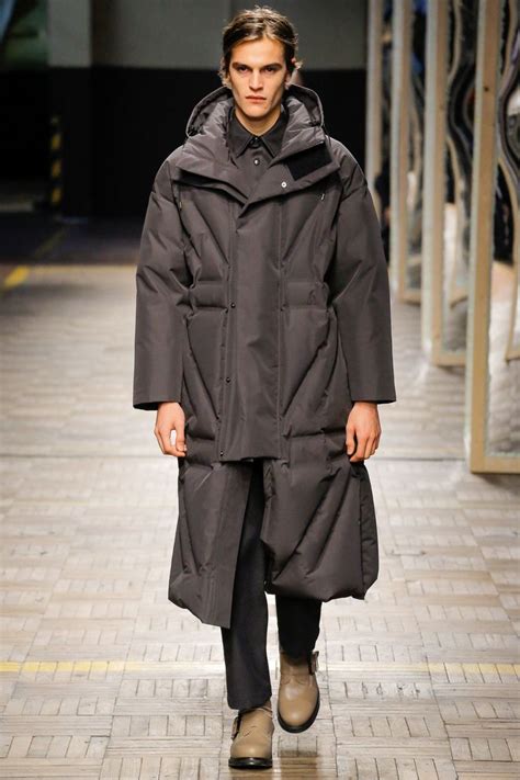 Dirk Bikkembergs Fall 2018 Menswear Collection Photos - Vogue ...