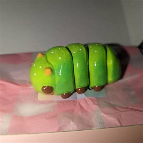 3d Printed Articulating Grub Flexi Fidget Cute Fidget Toy Hand