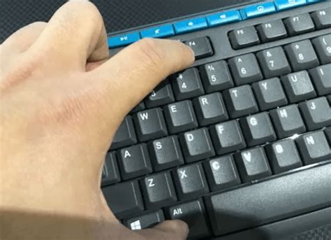 Alt F