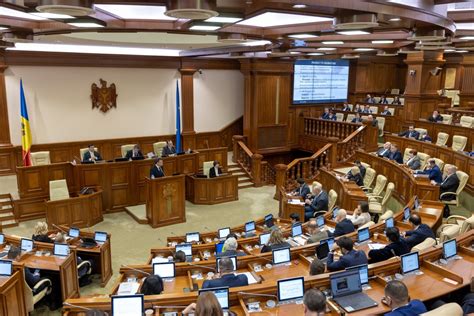 Sintagma limba română va lua locul limbii moldovenești în toate legile din Republica Moldova
