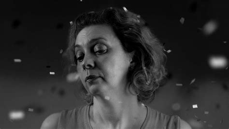 7 Habits Of Women Who Are Likely To Grow Old Distant And Disconnected