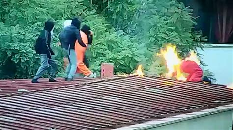 Video Captan El Momento En Que Encapuchado Se Quema Al Lanzar Molotov En Incidentes En El