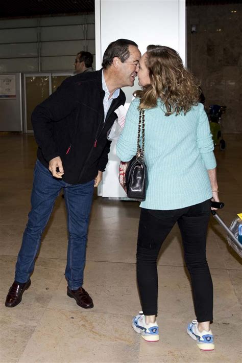 José Bono Y Ana Rodríguez Afianzan Una Tradición Familiar Pese A Su
