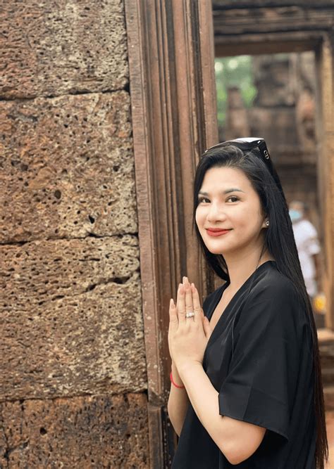 គឹម លីហ្សា លូកដៃរឿង បេក្ខភាពបវរកញ្ញា កំពុងល្បី ស្នេហាត្រីកោណ