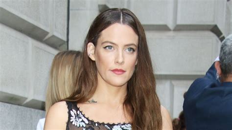 Riley Keough Announces Book Tour For Lisa Marie Presley S Memoir