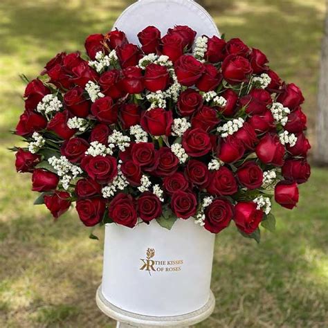 باکس گل و کیک برای دوست پسر قیمت باکس گل رز آبی مدل کارن