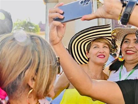 Primera Dama Verónica Participará En La Batalla De Flores De La 44 En
