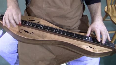 Folkroots® H Series Dulcimer Demonstration California Body Walnut
