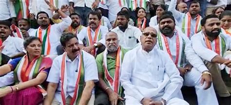 Congress ప్రగతిభవన్‌ ముట్టడికి కాంగ్రెస్‌ నేతల యత్నం గాంధీభవన్‌ వద్ద