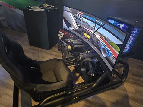 Corsair Enseña Sim Racing Cockpit Para Jugar A Simuladores