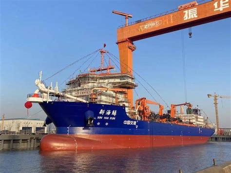 国内首型全球最大我国自主研制的双燃料动力耙吸挖泥船顺利下水 智能化 全船 航行