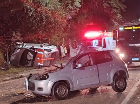 Passageira morre em acidente de trânsito na Avenida Wenceslau Braz