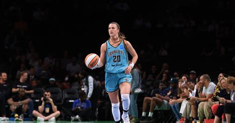 Sabrina Ionescu Becomes 1st Wnba Player With 500 Pts 200 Reb 200 Ast
