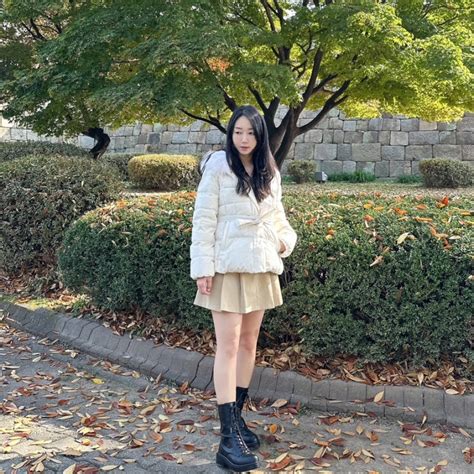 로엠 여자 벨티드 구스다운 숏패딩 여친룩 추천 네이버 블로그