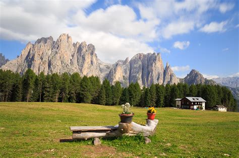 Dolomiti Val Di Fassa A Piedi O In Bicicletta Il Viaggiatore Magazine