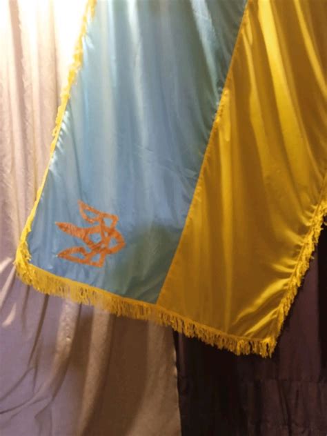 Прапор україни з гербом — ціна 1000 грн у каталозі Сувеніри Купити товари для дому та побуту за