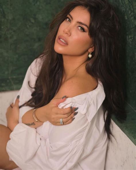 Cómo Fue El Primer Beso De Wanda Nara Y L Gante Fm Glaciar 1057