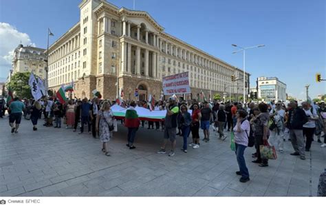 Онлайн вестник Струма България и свят Протест срещу приемането на еврото Недоволните с жива