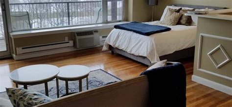13 Best Airbnb Vacation Rentals On And Near Newbury Street Boston