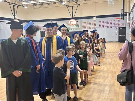 Photo Gallery Tomahawk Elementary Grad Walk School News
