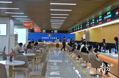 开工第一天，沙田镇政务服务中心获市民点赞办事群众工作日