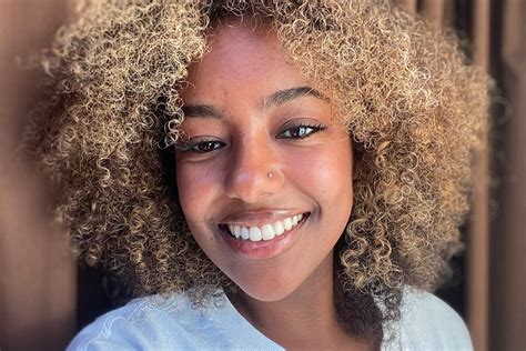 Coloration cheveux crépus idées techniques et entretien