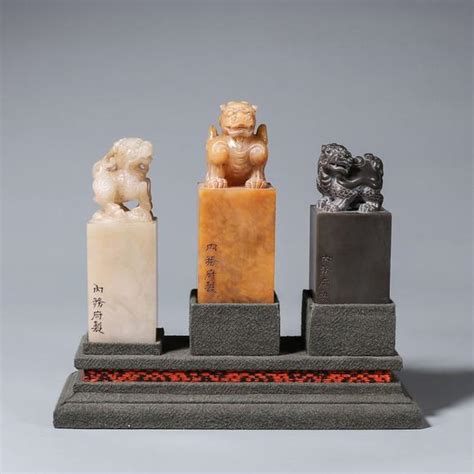 清 旧藏寿山石田黄石瑞兽印章 清 旧藏寿山石田黄石瑞兽印章估价 清 旧藏寿山石田黄石瑞兽印章高清大图 易拍全球北京印千山第二十六期拍品介绍