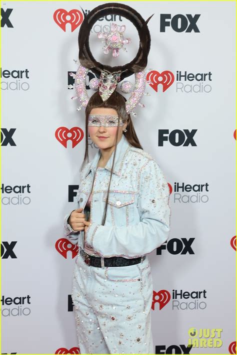 Jojo Siwa Explains Her Unique Look At Iheartradio Music Awards 2025