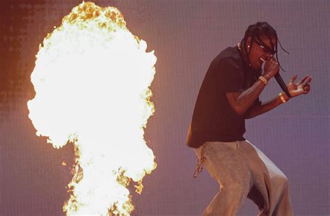 Travis Scott Performs Fein 10 Times In A Row At Tulsa Concert Watch
