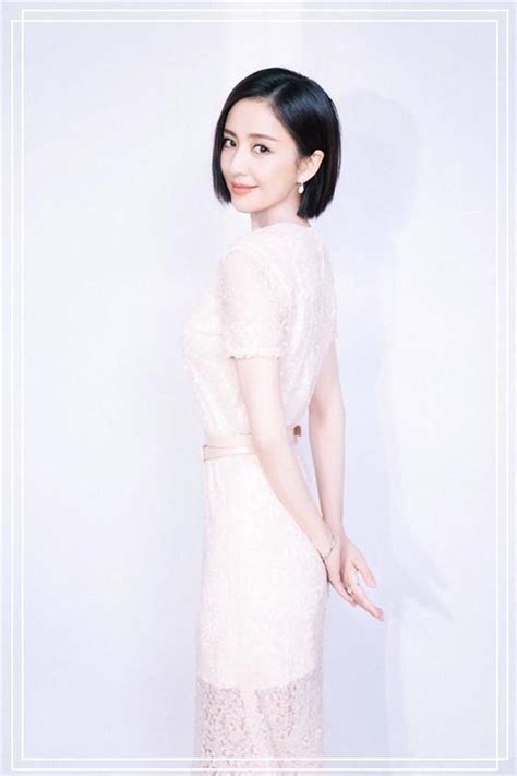 佟麗婭美的好甜一頭短髮搭配粉嫩仙女裙氣質清新脫俗 每日頭條