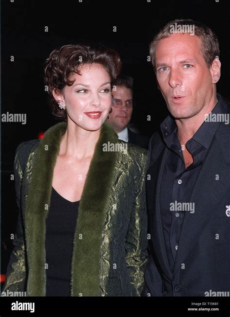 Los Angeles Ca November 15 1997 Pop Star Michael Bolton Shows Off