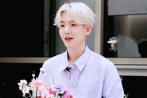 Pin By Ana On W Universe Caf Baekhyun Exo Shinee