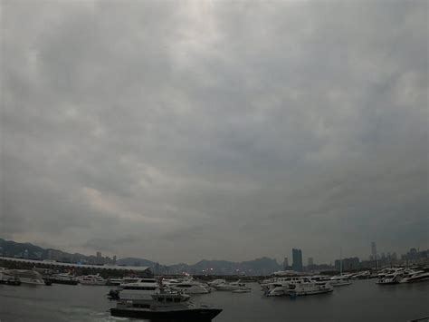 洶湧的大海之上的暴風雨雲 · 免費圖庫影片