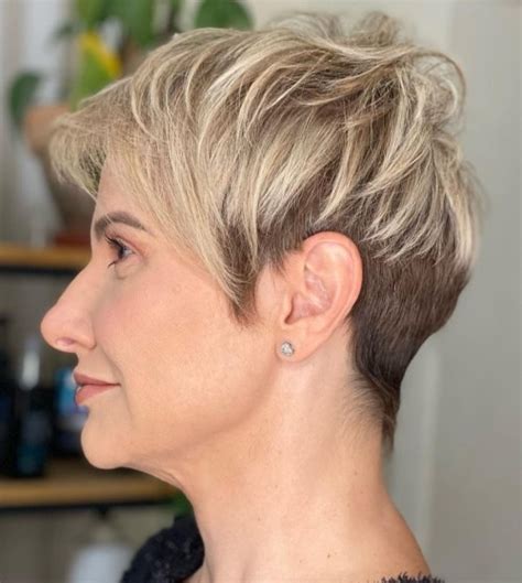 20 Feathered Pixie Haircuts With Cool Wispy Texture