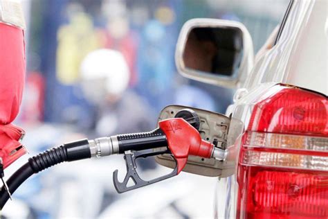 តម្លៃ ប្រេងឥន្ធនៈ នៅ កម្ពុជា បន្តចុះថ្លៃសាំងធម្មតាតម្លៃ ៤ ៣៥០រៀល និងម៉ាស៊ូតឡើង ៤