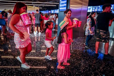 Estreno De Barbie El Público Se Viste De Rosa