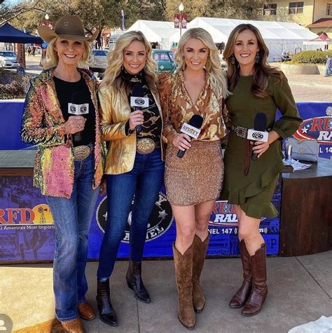 Pin By Stephanie Hill Crosthwait On Fall Wardrobe Country Outfits Fall Wardrobe Cowgirl Style