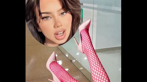 Lo Que Pasa Cuando Me Ven En Minifalda