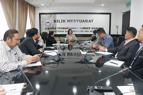 Perjumpaan Pengarah Jpsm Puan Celestina Aron Dengan Ketua Ketua